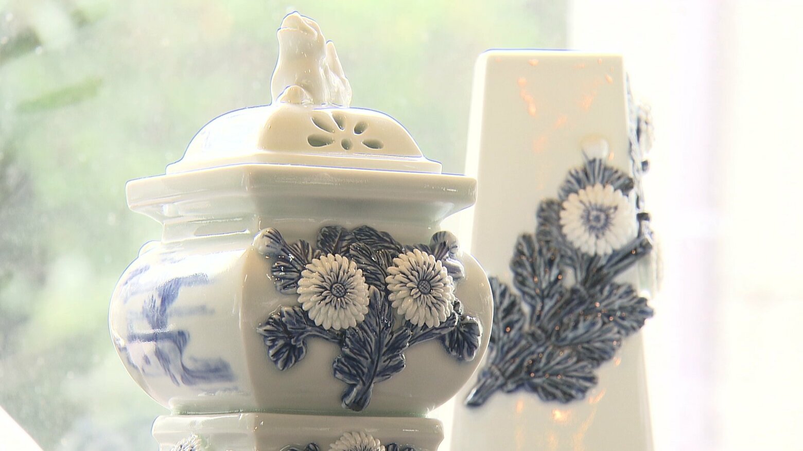 「三川内焼」400年の伝統と革新が融合「菊の花飾り」に「唐子絵」陶芸の里で若き職人たちが挑む新しい形｜FNNプライムオンライン