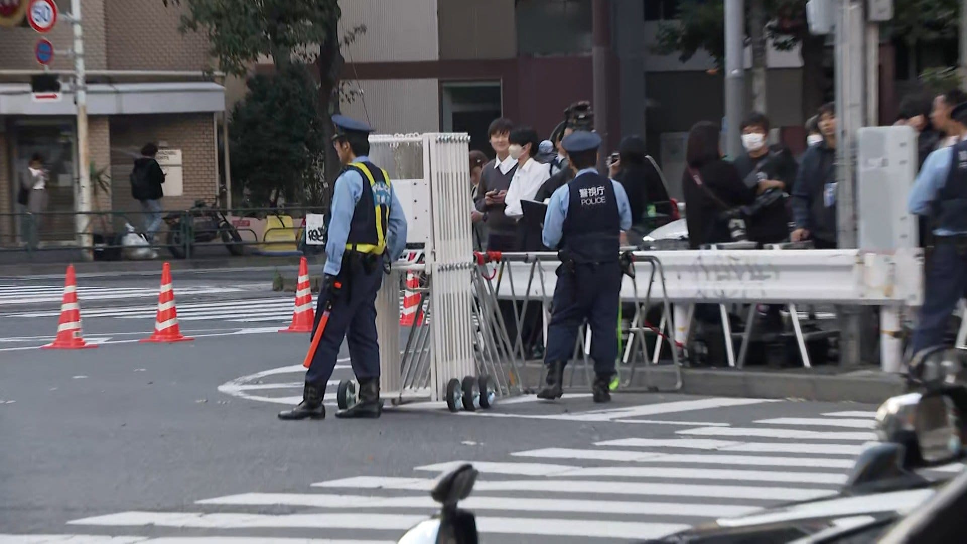 トランプ大統領まもなく日本到着へ 警視庁が最大1万8000人の厳重な警備態勢、青山公園も入場規制（FNNプライムオンライン）｜dメニューニュース（NTTドコモ）