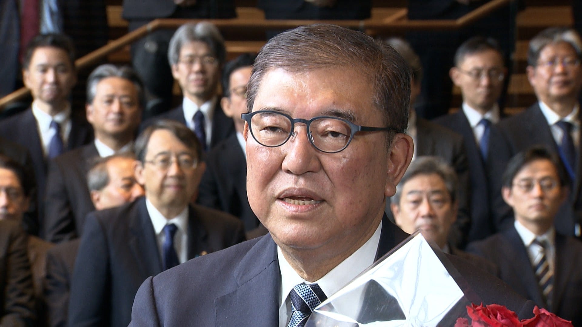 「1年だったがいい仕事をさせていただいた」内閣総辞職で石破氏が首相官邸を後に 拍手の見送りに笑顔も（FNNプライムオンライン）｜dメニューニュース（NTTドコモ）