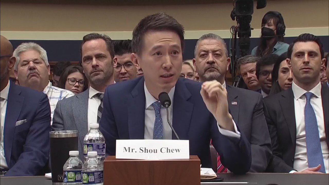 「TikTok」CEO、米議会の公聴会で初証言 中国当局へのデータ流出否定…議員からは「アメリカを操れる道具」と指摘｜FNNプライムオンライン