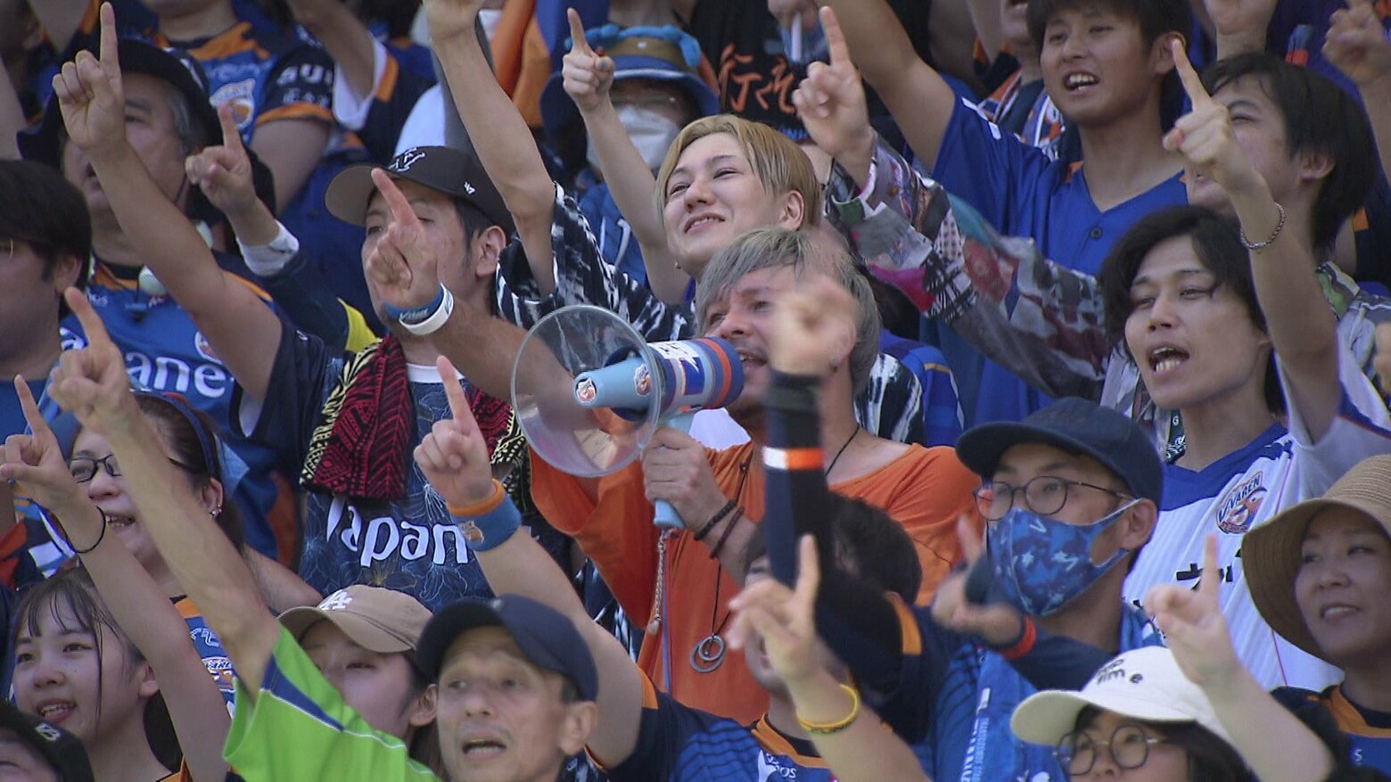 V・ファーレン長崎J1昇格なるか 次節は長崎スタジアムシティで初戦！チームとサポーターをつなぐチャント「V-ROAD」｜FNNプライムオンライン