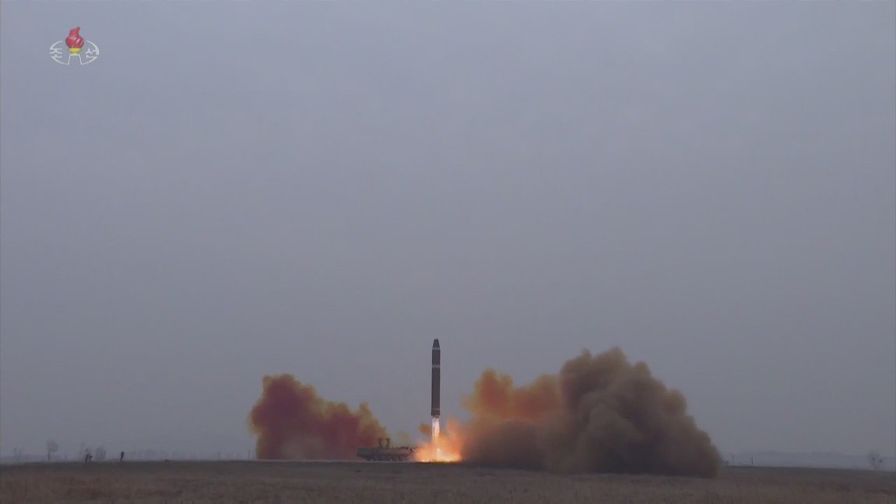 金総書記“事前計画なし”にICBM「火星15」型発射訓練 日米・米韓がそれぞれ訓練も…きょうまたミサイル発射｜FNNプライムオンライン