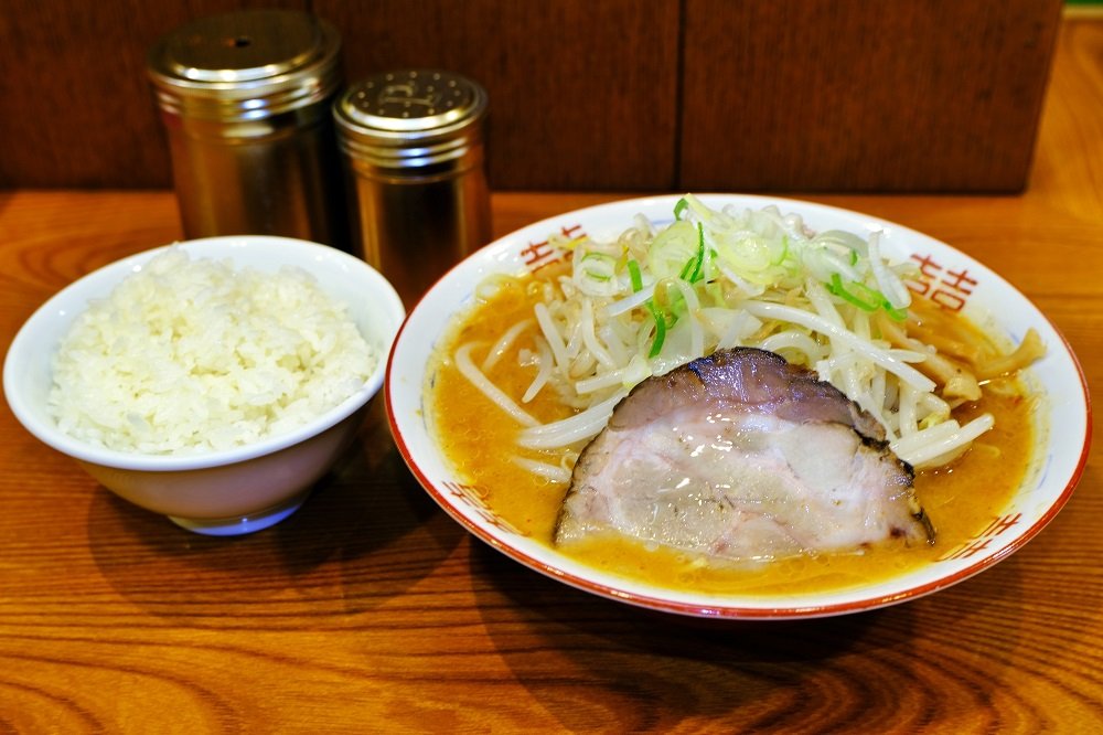 「ラーメンライス」が歯周病の要因に? 主食の“重ね食べ”で発症が1.2倍…調査した研究員に理由を聞いた｜FNNプライムオンライン