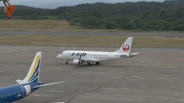 JAL機エンジントラブルで緊急着陸 大阪・伊丹に向けて離陸も青森空港に引き返す ケガ人なし｜FNNプライムオンライン