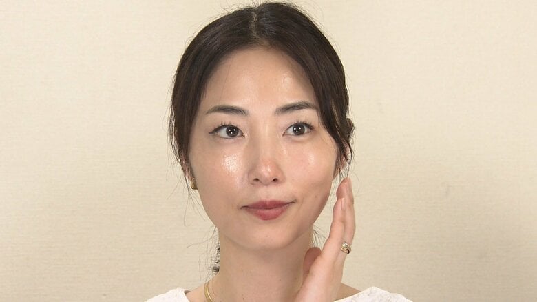 「ほうれい線が消えた」女優MEGUMI(41)が行き着いた究極の美容ルーティンに密着…3日のマッサージで変わる？【美容本大ヒット】｜FNNプライムオンライン