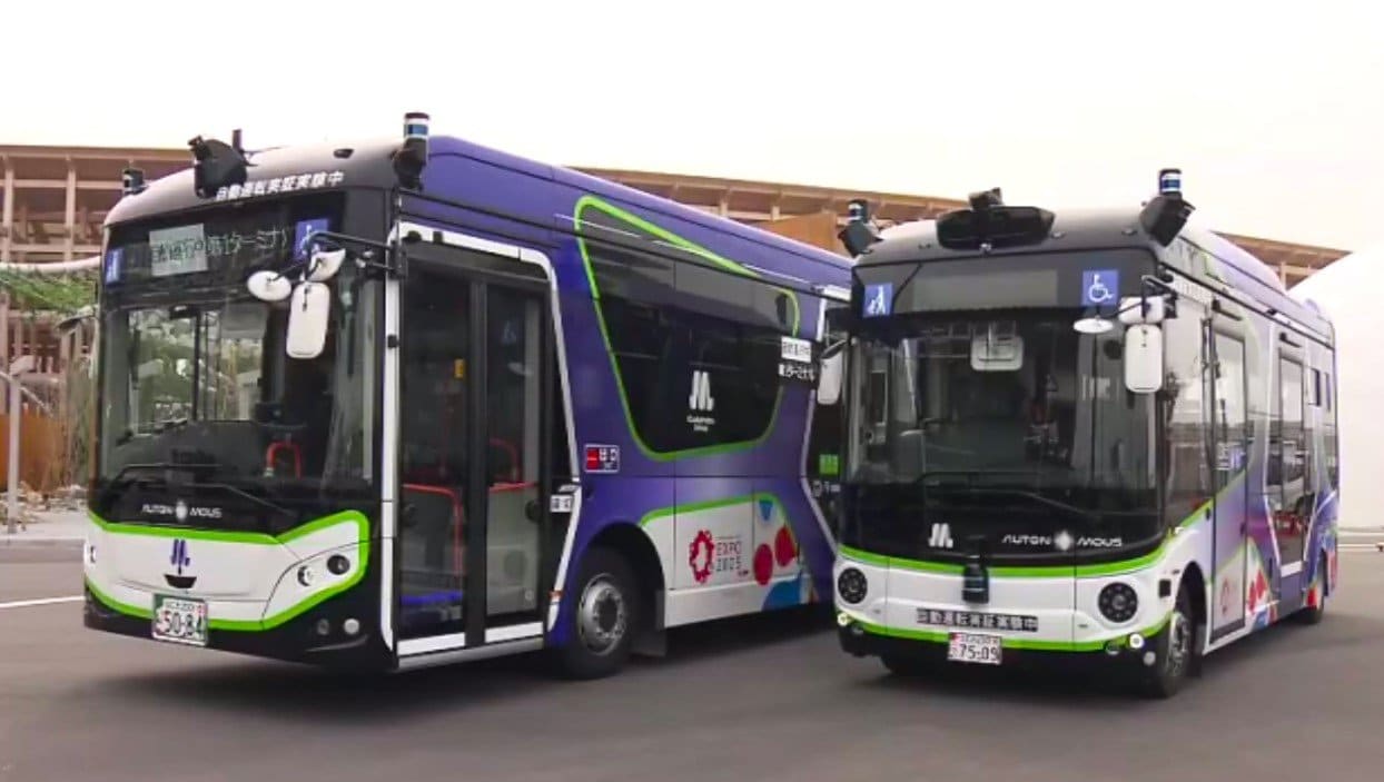 “新しい乗り物が街を駆け抜ける”イメージ 万博「自動運転EVバス」お披露目 大型バスで国内初「運転手がいない」自動運転目指す｜FNNプライムオンライン