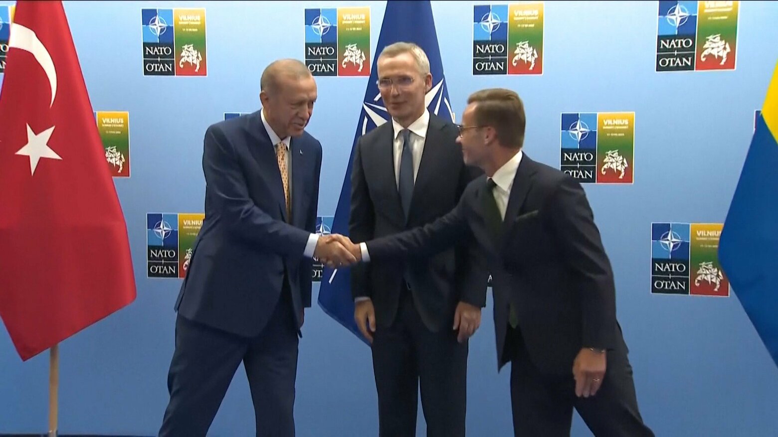 至る所に“ウクライナの旗”掲げられ…「NATO首脳会議」開幕へ 岸田首相も出席｜FNNプライムオンライン