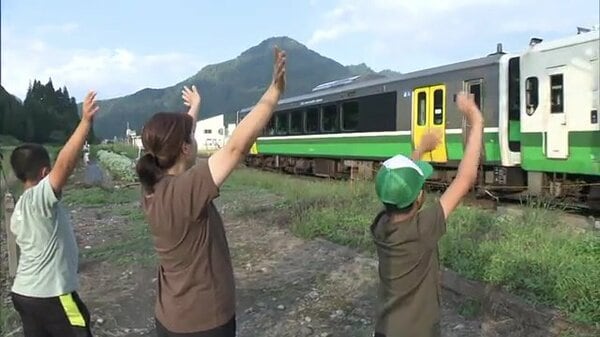 JR只見線を盛り上げる！「アイドルと乗車」「限定の駅弁販売」子どものアイディア炸裂 全線再開から一年【福島発】｜FNNプライムオンライン