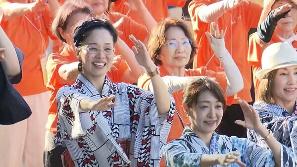 “万博盆踊り”ギネス挑戦 世界記録へ 会場一体に｜FNNプライムオンライン