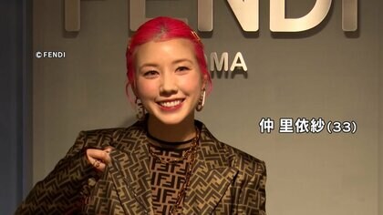 米倉涼子、美背中あらわなドレスで圧倒…広末涼子は「懐かしく 米倉涼子、美背中あらわなドレスで圧倒…広末涼子は「懐かしく