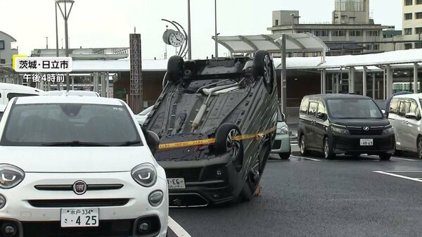 茨城県北部で突風被害…車2台が横転 台風15号 竜巻発生か｜FNNプライムオンライン