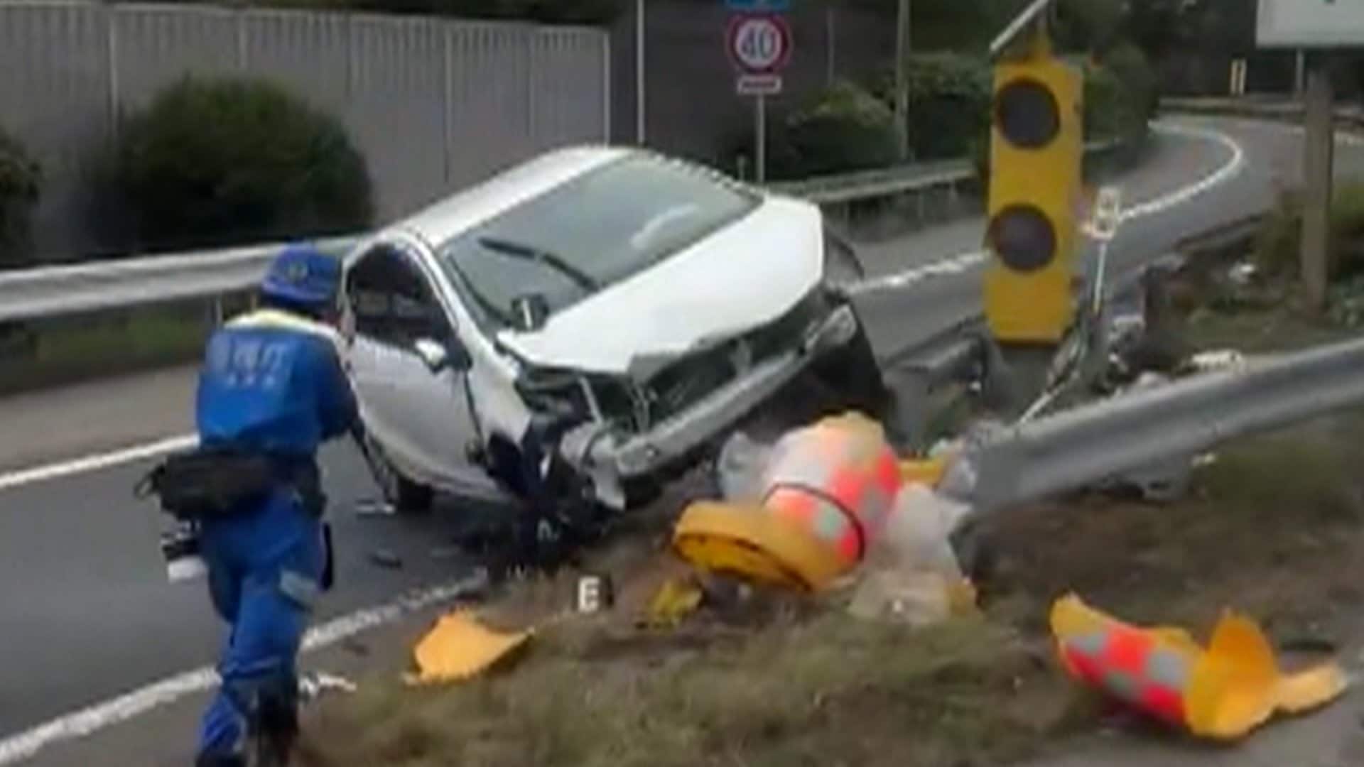 乗用車が分岐を知らせる表示灯に衝突し運転手けが、事故で中央道・国立府中IC出口が6時間封鎖（FNNプライムオンライン）｜dメニューニュース（NTTドコモ）