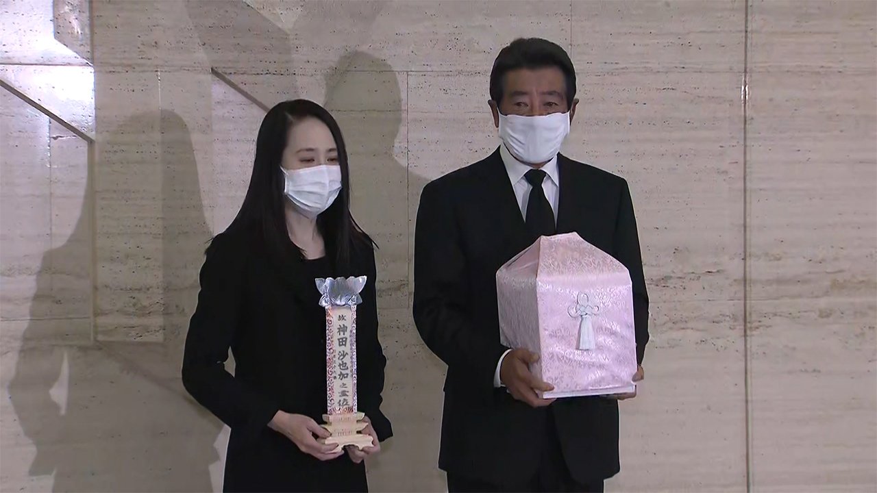 父・神田正輝さん 母・松田聖子さんが悲しみを堪えた1分半の会見 ひとり娘・沙也加さん急逝|fnnプライムオンライン