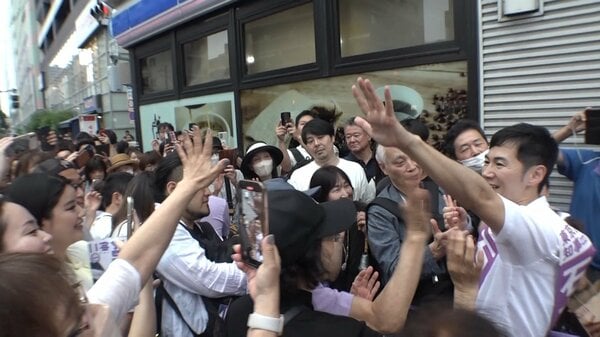 小池氏当確の瞬間「ニヤリ」2位躍進の石丸伸二氏 “もう1人の石丸氏”は「石丸違い」か？9万票集める｜FNNプライムオンライン