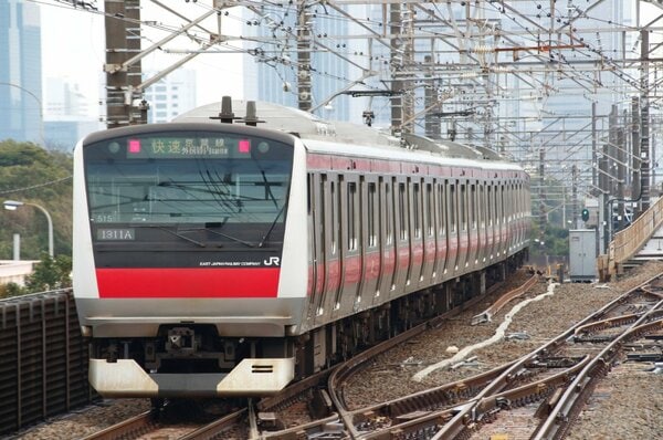 「生活リズムが狂う」波紋を呼ぶJR京葉線の“快速”廃止問題。異例のダイヤ見直しに立ち会った担当者が語る交渉の舞台裏｜FNNプライムオンライン