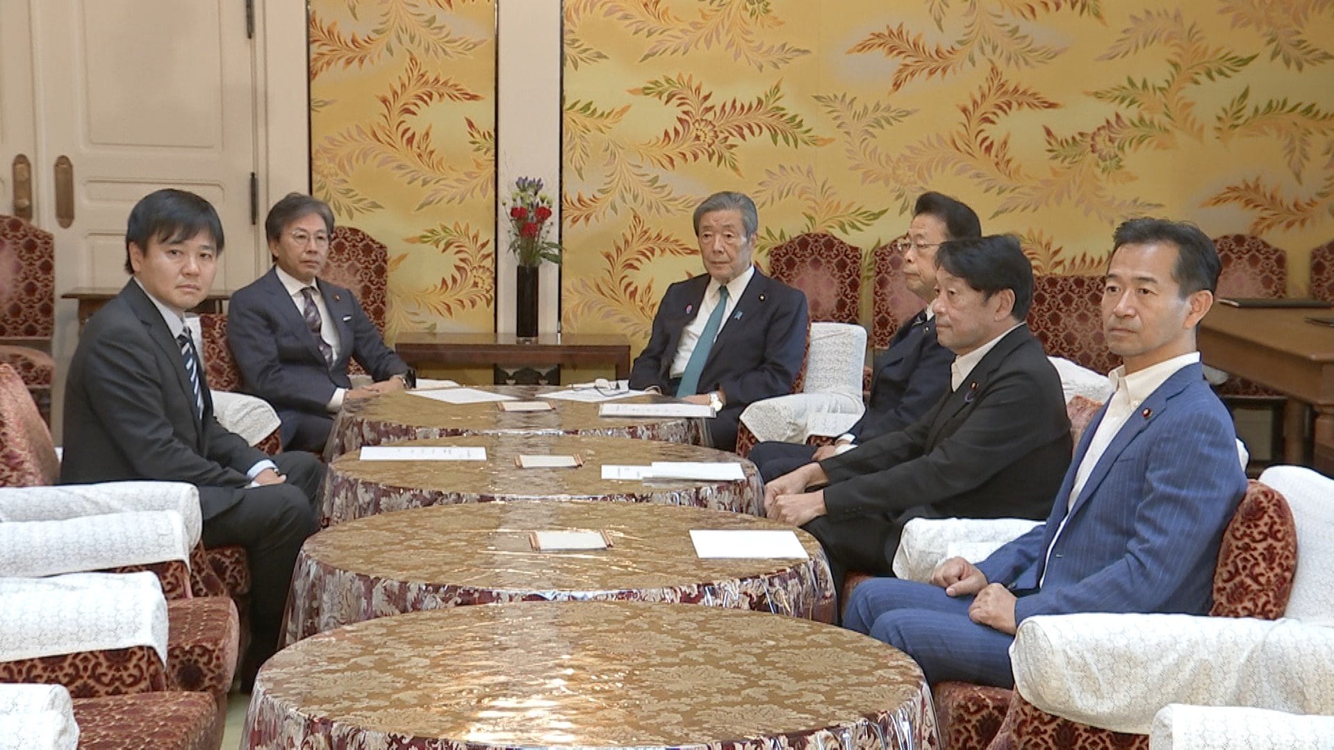 【速報】自民・公明・立憲3党が「給付付き税額控除」めぐり協議スタート（FNNプライムオンライン）｜dメニューニュース（NTTドコモ）