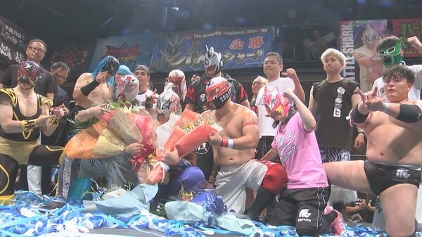 「56歳の覆面レスラー」引退 最後の勇姿 豪快な投げ技で会場を沸かし“22年のプロレス人生に幕” 【大分発】｜FNNプライムオンライン