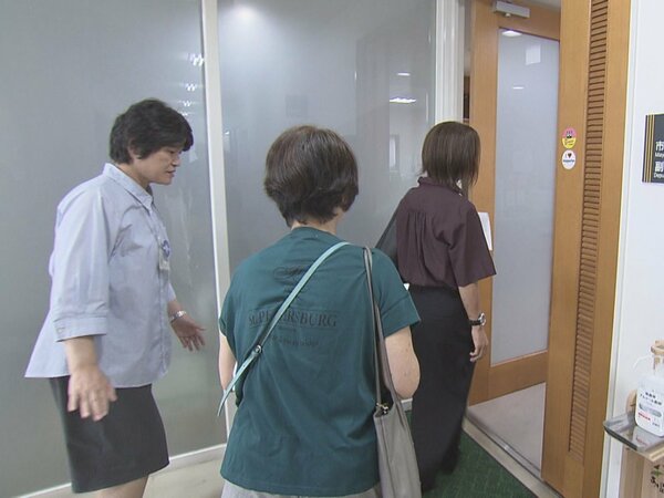 「スマホは1日2時間まで」可決の公算高まっている豊明市の条例案 取り下げ求め市民団体が139人分の署名提出｜FNNプライムオンライン