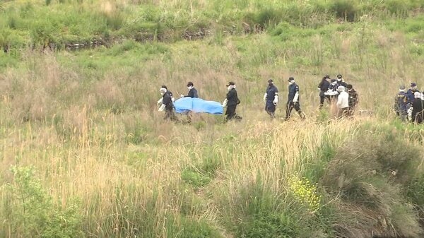 【速報】川で見つかったのは弟の遺体 姉2人を斧で切りつけ逃走 東京・日野市｜FNNプライムオンライン