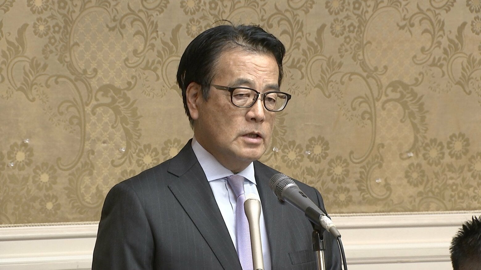 「この貧乏神！」立憲独自の“ボーナス寄付”に党内から不満噴出 首相ら給与アップ法案反対の余波｜FNNプライムオンライン