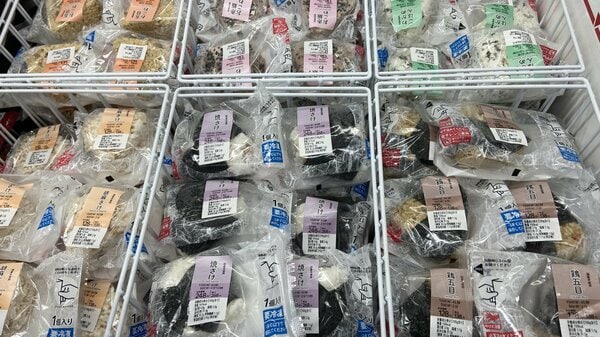 コンビニおにぎりは“冷凍”の時代か 物流問題と食品ロス解決の切り札期待も味は？｜FNNプライムオンライン