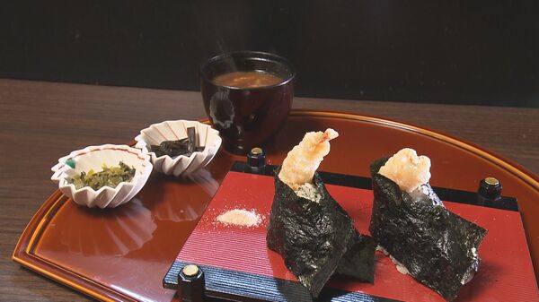 最大の魅力は“モーニング天むす”…名古屋・中村区『天むす処けしき』はみ出るほど大きなエビを使用｜FNNプライムオンライン