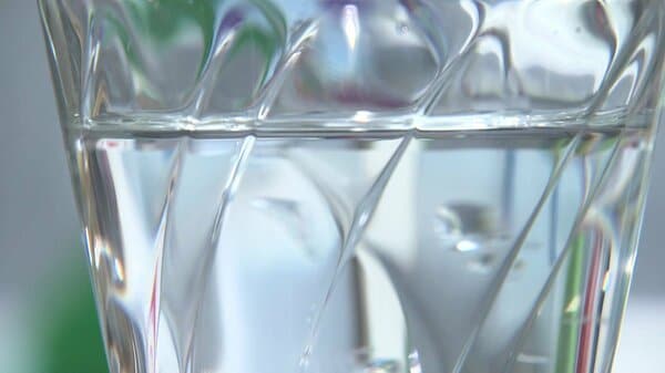 墨田区・港区など“都内の水道水から異臭”は配水管に長期間水が滞留していたことが原因…都は定期的な排水作業行う｜FNNプライムオンライン