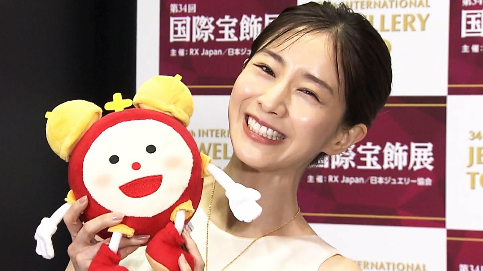 田中みな実 美背中ざっくり大胆ドレスで魅了も“魔よけ”贈られツッコミ Snow Manラウールは10代で男性初受賞【ジュエリーベストドレッサー ...