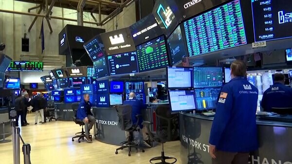 【速報】NYダウ一時1000ドル超下落 前日は過去最大の上げ幅｜FNNプライムオンライン