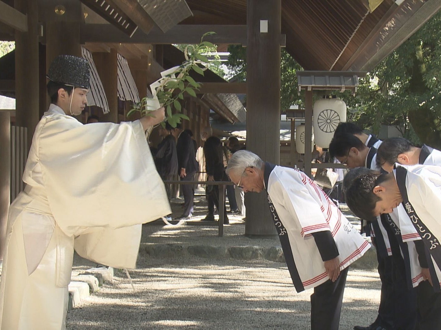 デビューから6年…愛知のブランド米「愛ひとつぶ」JA関係者が熱田神宮に200kgを奉納 認知度アップを祈願｜FNNプライムオンライン