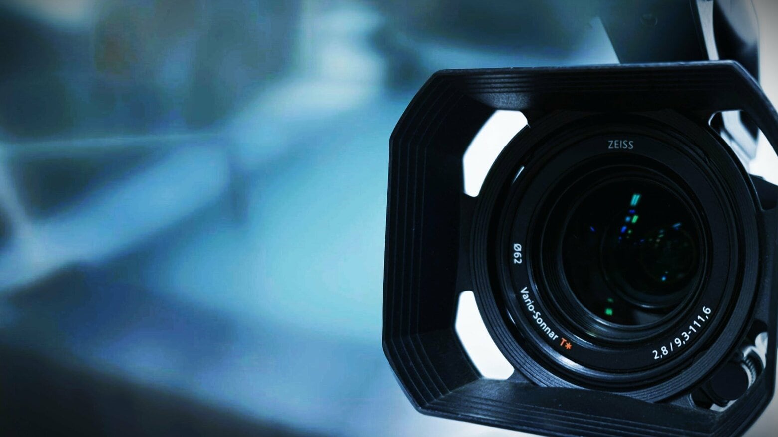 約100m離れた山の中腹から…“露天風呂”に入浴中の女性をデジタルカメラのズーム機能使って盗撮か…大阪市の50歳男を再逮捕「今は話したくない」｜FNNプライムオンライン