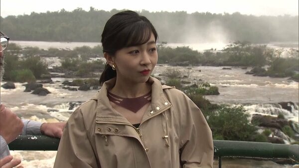 佳子さま「イグアスの滝」を視察…世界最大の滝に接近 サンパウロで懇談した職人によるアマゾンの天然素材のネックレスを着用｜FNNプライムオンライン