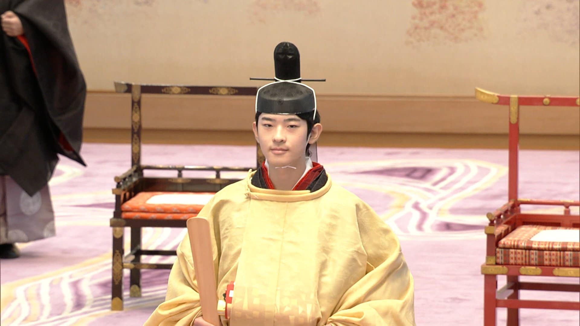 悠仁さま「加冠の儀」臨まれる…成年の冠着用 天皇陛下に「冠を賜り、誠にありがとうございました」（FNNプライムオンライン）｜dメニューニュース（NTTドコモ）