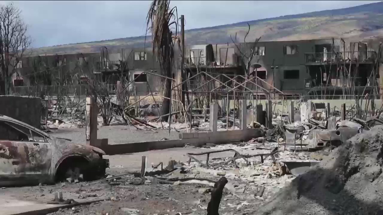 被害甚大・ラハイナに立ち入り許可 カメラが捉えたのは…焼け野原と化した街 1300人以上安否不明【ハワイ山火事】｜FNNプライムオンライン